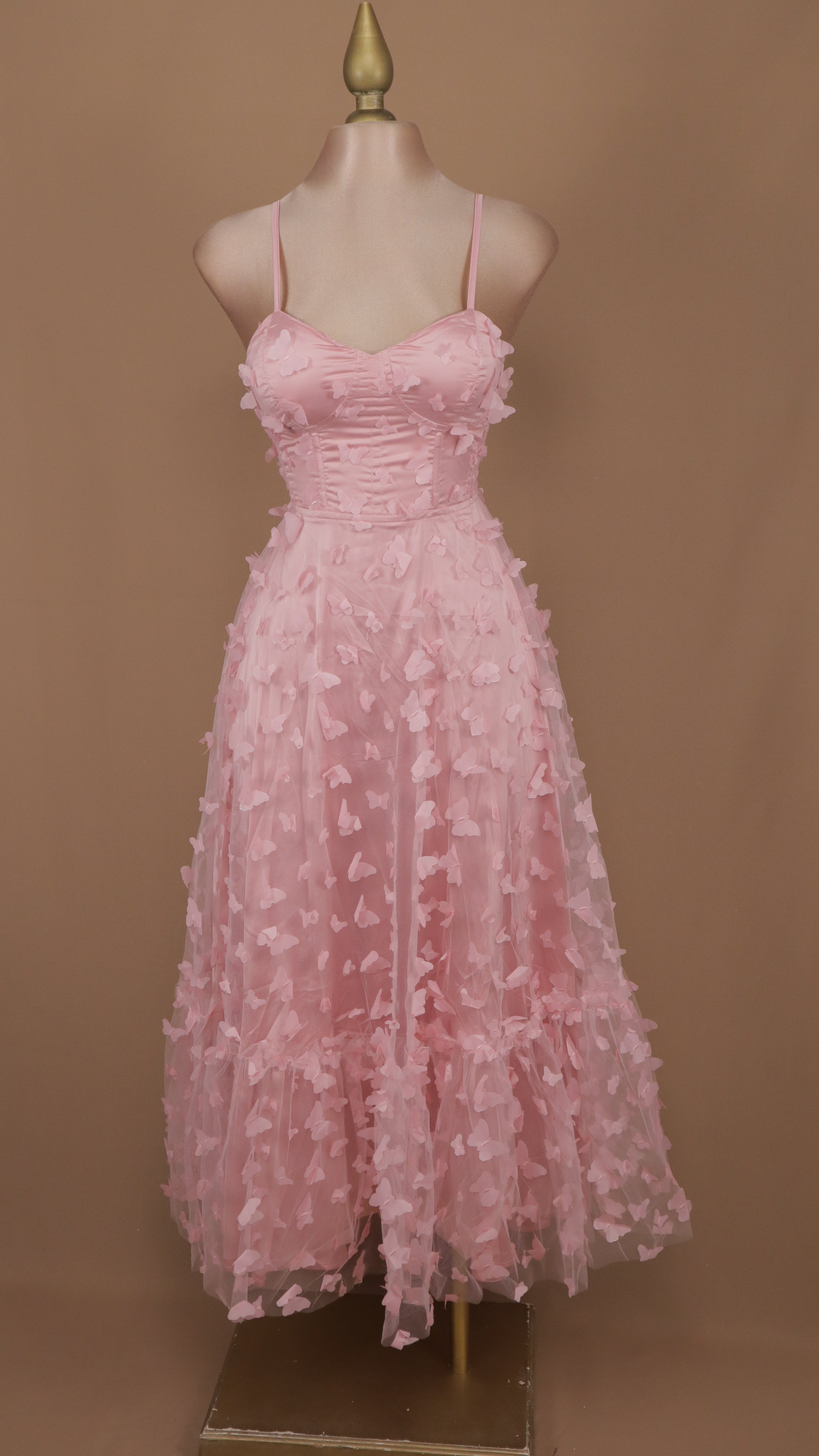 VESTIDO MIDI CON CORSET Y MARIPOSA EN 3D – sotrendymx